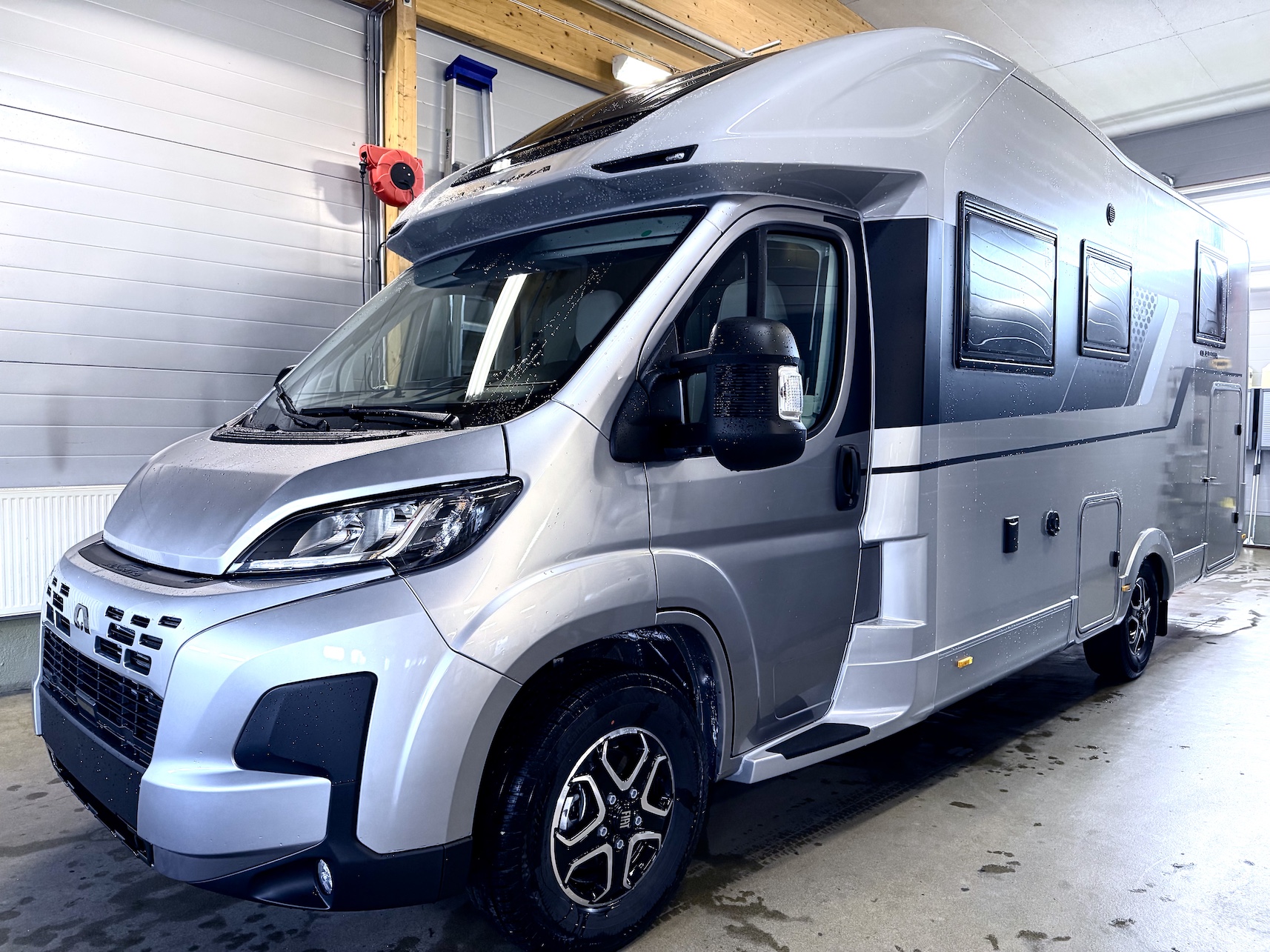 Adria Matrix 670 SL 60 Years Selection - Erälaukko